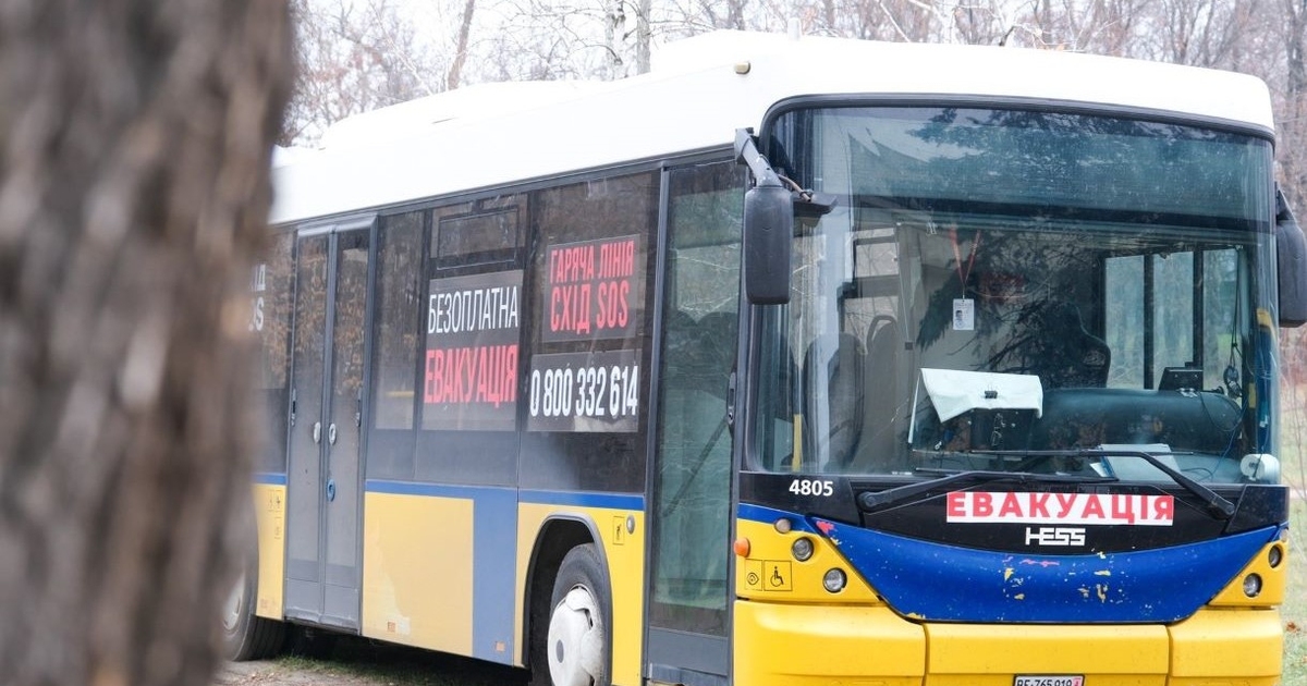 Поліцейські Миколаївщини доставили 200 кілограмів допомоги переселенцям
